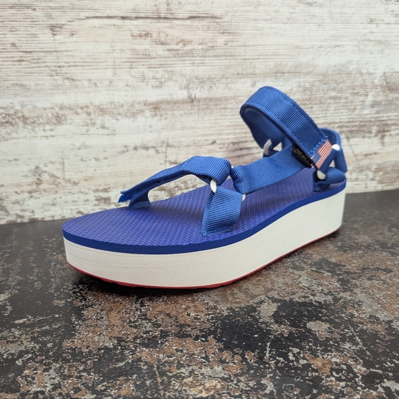 Teva | Shoes | Teva Flatform Universal Platform Sandals Shoes Sz Red ...